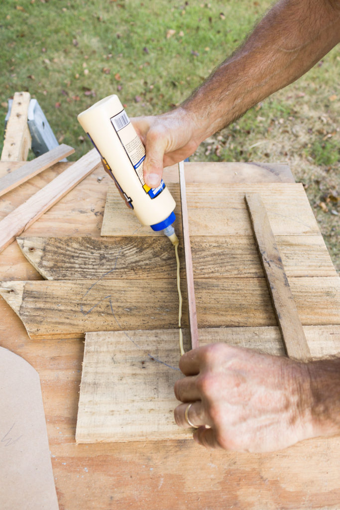 Rustic Pallet Pumpkins DIY - Kippi at Home