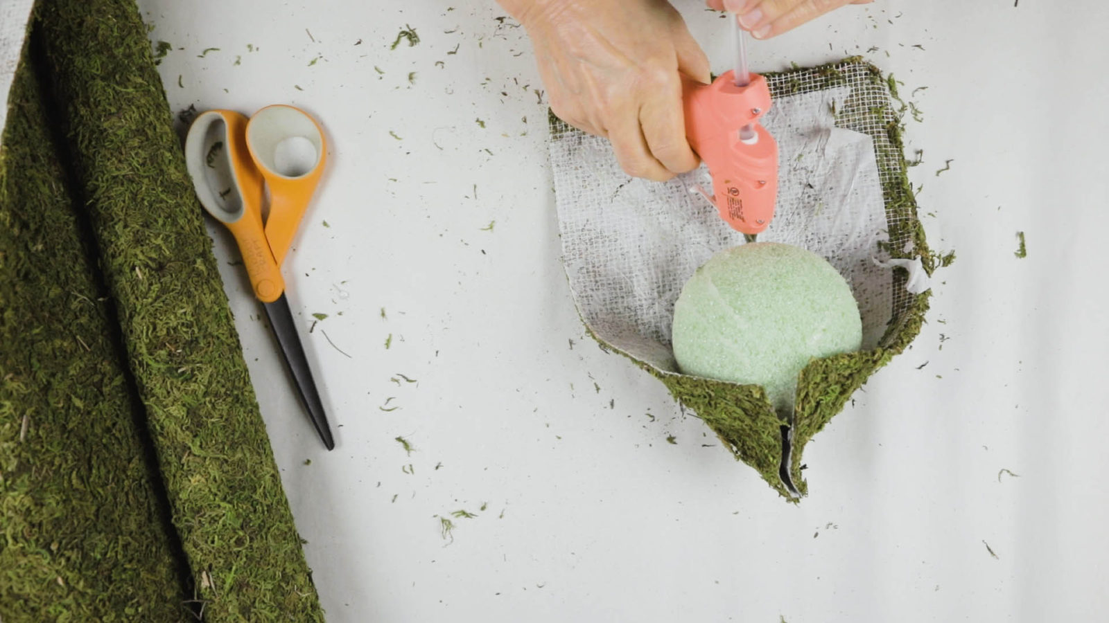 DIY Topiary Balls, Moss Balls - Kippi at Home