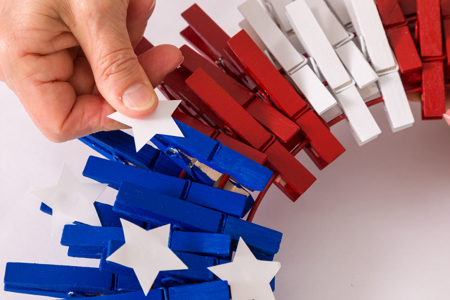 Patriotic Decor – DIY American Flag Clothespins Wreath - Kippi at Home