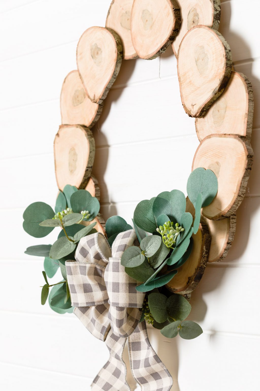 DIY Wreath with Wood Slices - Kippi at Home