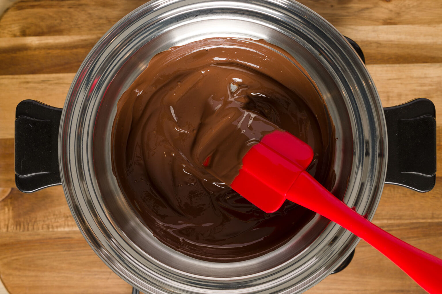 Hot Chocolate Bombs – Easy Recipe - Kippi at Home