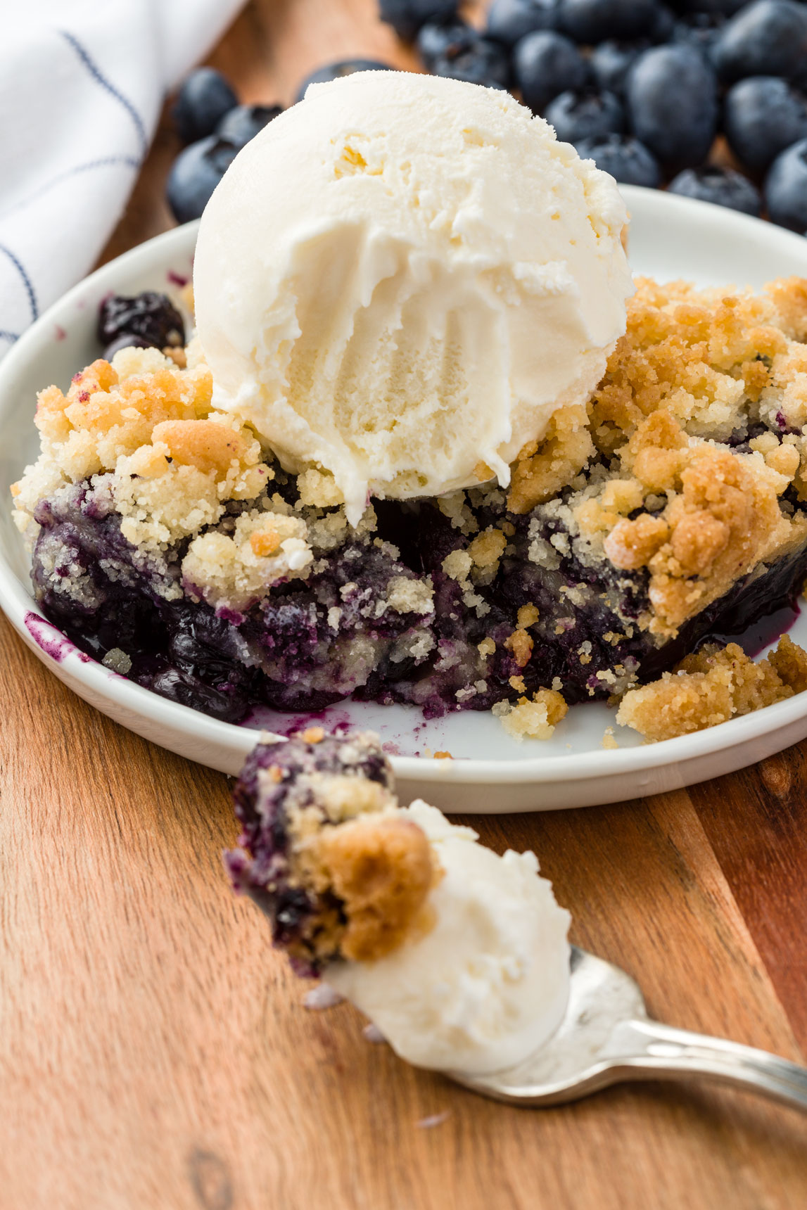 Easy Blueberry Crisp - Kippi at Home