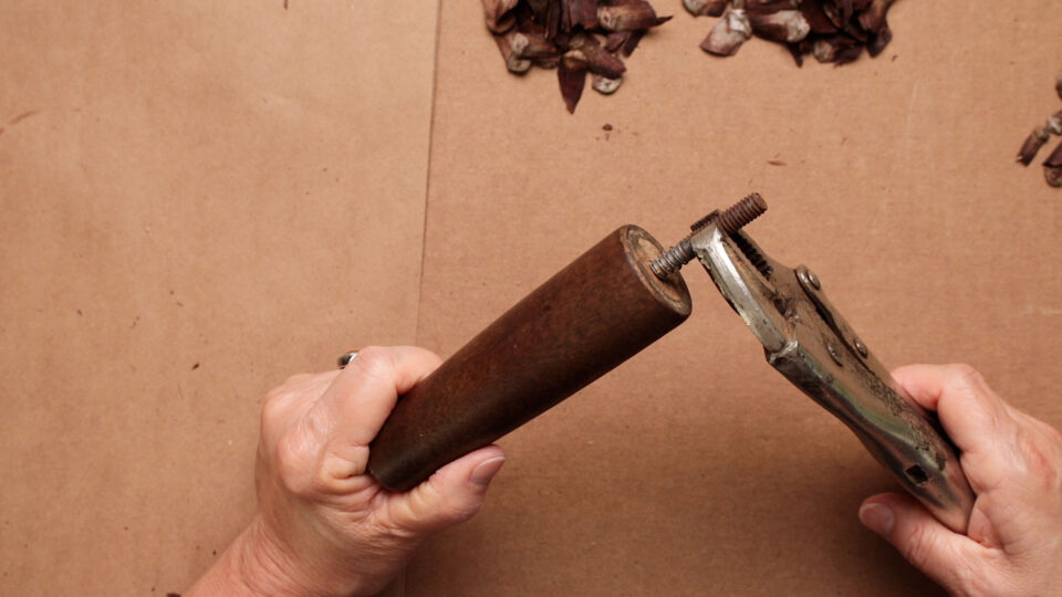 Pine Cone Christmas Trees DIY - Kippi at Home