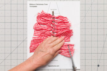 How to Make Buffalo Plaid Ornaments - Kippi at Home
