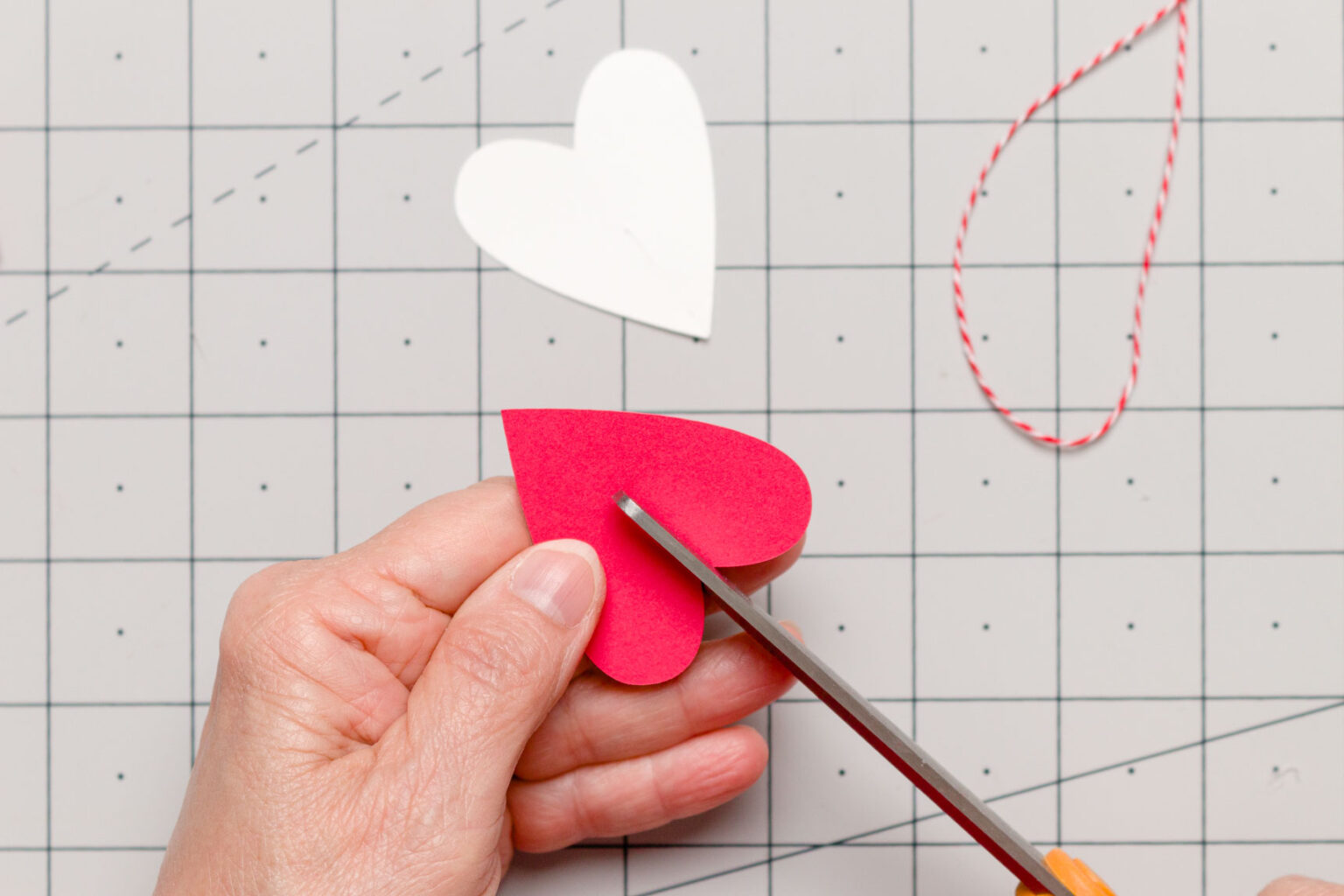 How to Make 3D Paper Hearts - Kippi at Home
