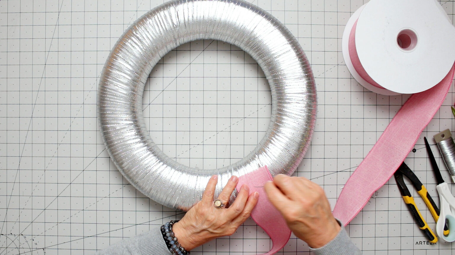 Tulip Wreath DIY - Kippi at Home