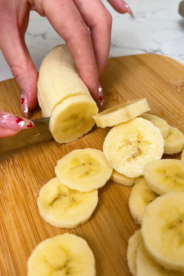 Easy Chocolate Peanut Butter Banana Bark - Kippi at Home