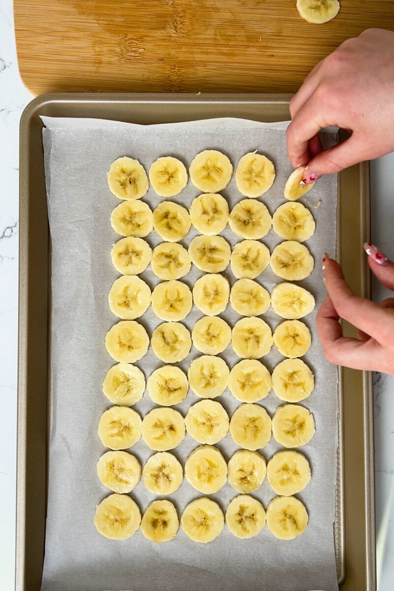 Easy Chocolate Peanut Butter Banana Bark - Kippi at Home